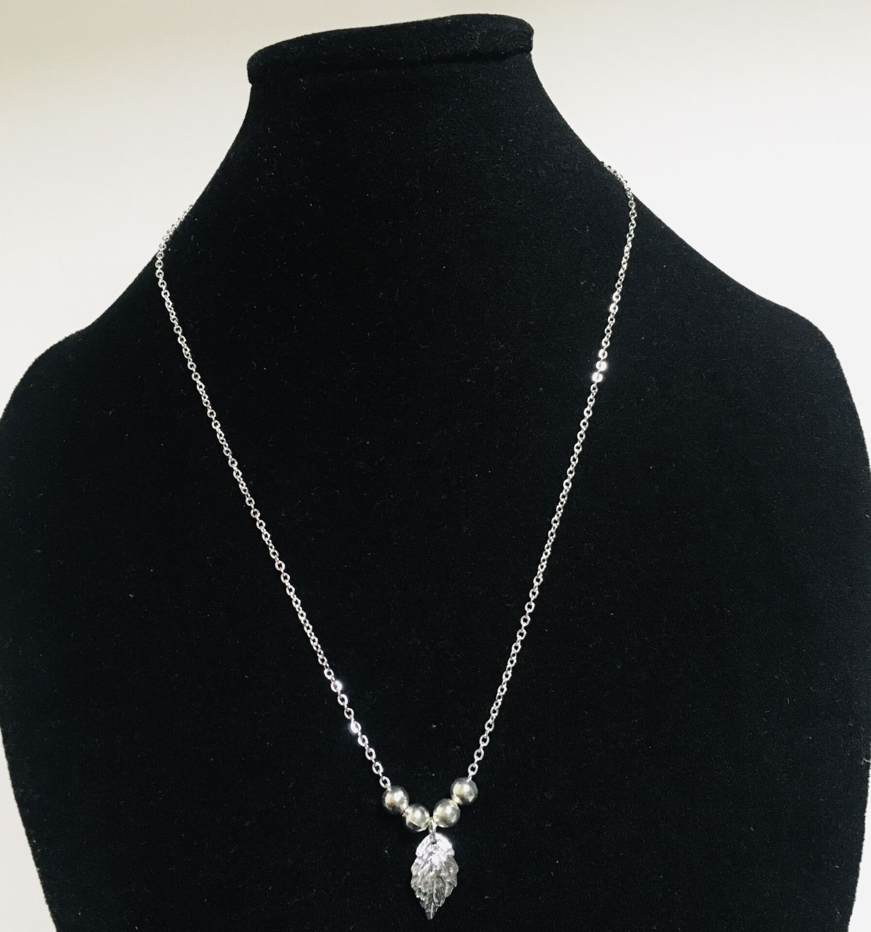 Cadena Fina Dije Mini Hoja – Piedra del sol – Bijouterie